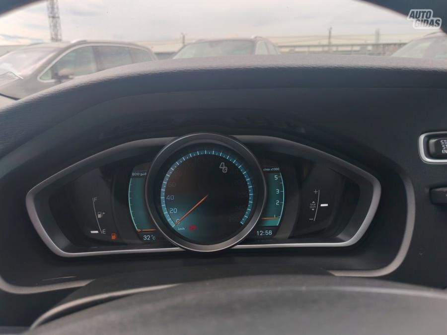 Blue Volvo V40 2013 in Kaunas, with an engine capacity of 1.60 L and mileage of 292 thousand km for 5399 €, photo 13 on AUTOMOTO.COM.LV