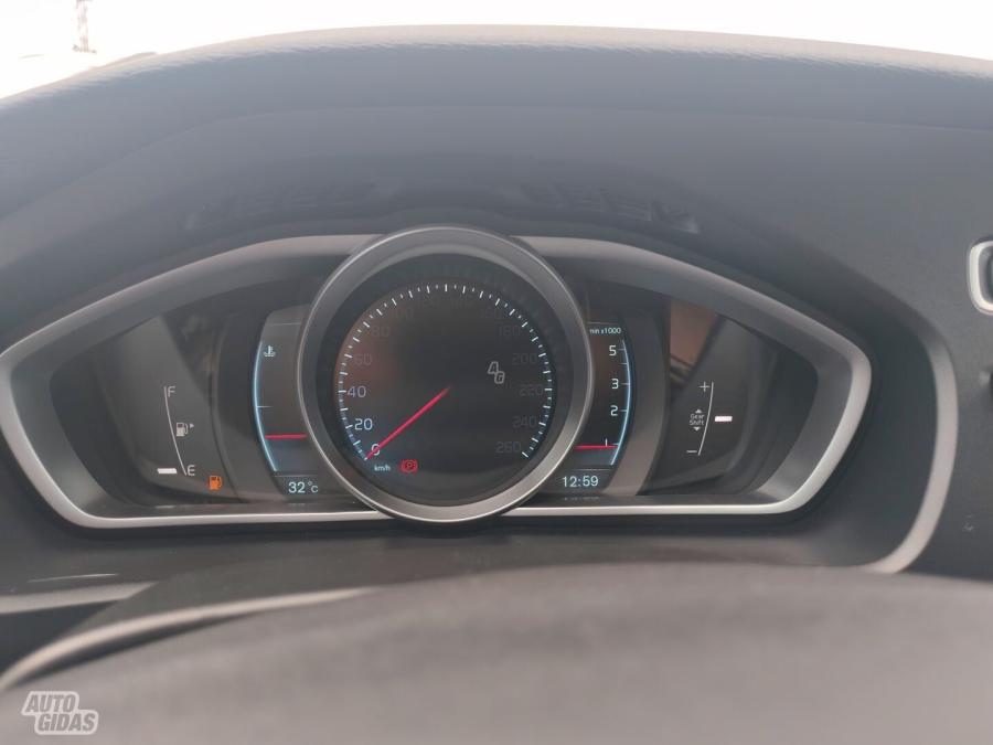 Blue Volvo V40 2013 in Kaunas, with an engine capacity of 1.60 L and mileage of 292 thousand km for 5399 €, photo 15 on AUTOMOTO.COM.LV