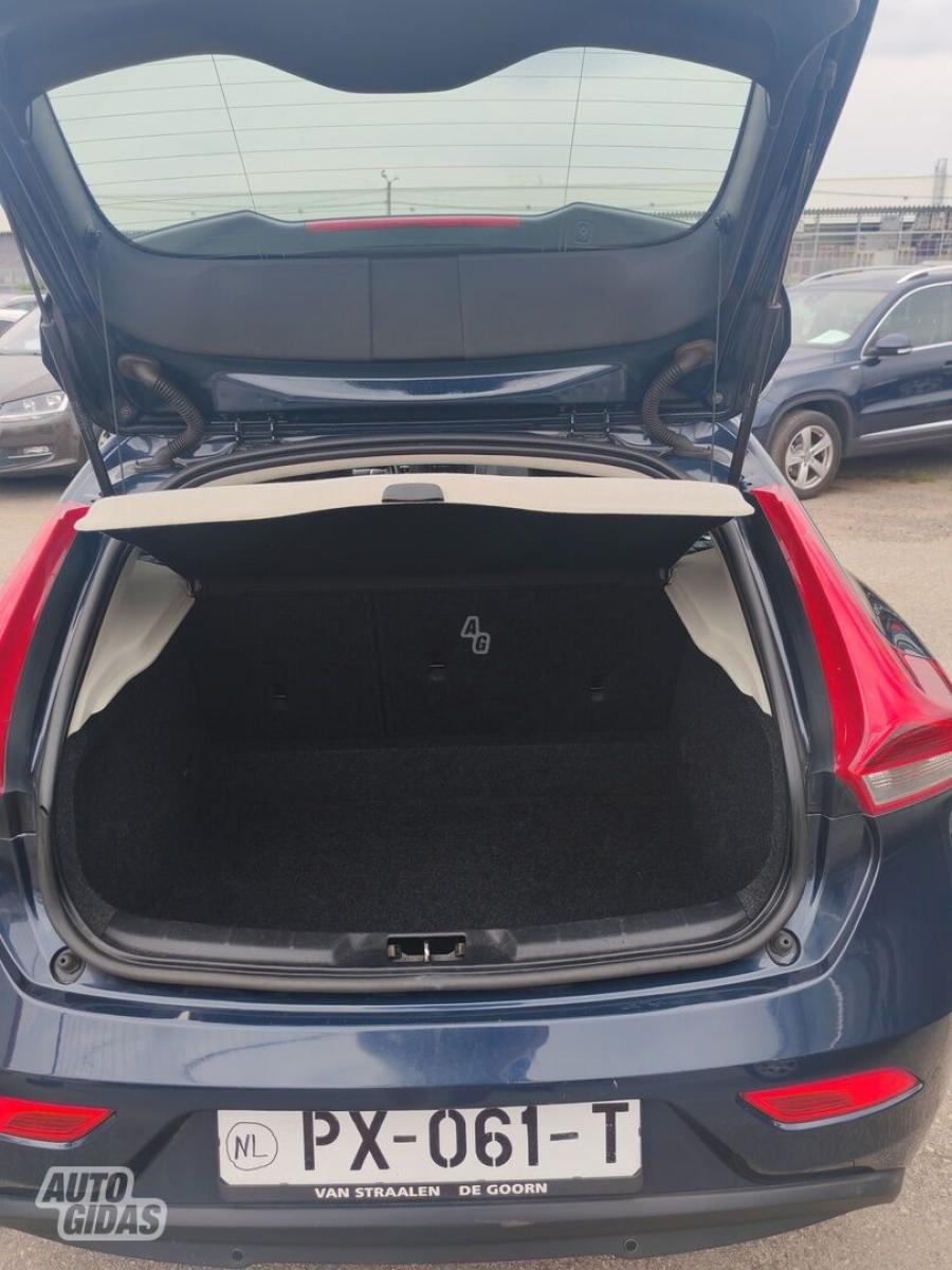 Blue Volvo V40 2013 in Kaunas, with an engine capacity of 1.60 L and mileage of 292 thousand km for 5399 €, photo 22 on AUTOMOTO.COM.LV