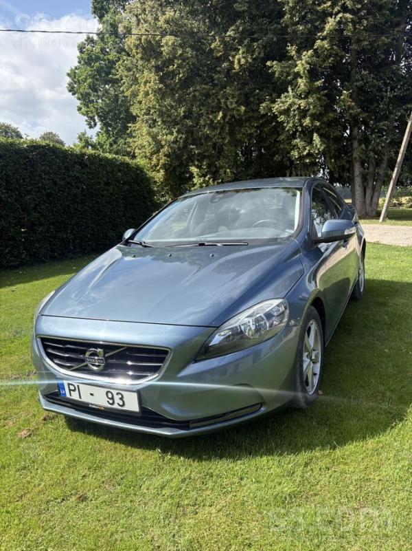 Zils Volvo V40 2013 Kuldīga, ar dzinēja tilpumu 1.60 L un nobraukumu 288 tūkst. km par 6200 €, foto 1 vietnē AUTOMOTO.COM.LV