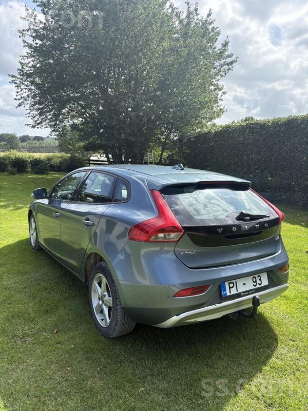 Zils Volvo V40 2013 Kuldīga, ar dzinēja tilpumu 1.60 L un nobraukumu 288 tūkst. km par 6200 €, foto 2 vietnē AUTOMOTO.COM.LV