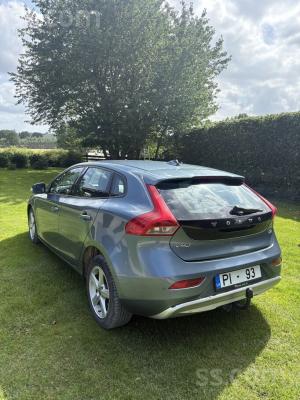 Blue Volvo V40 2013 in Kuldiga, with an engine capacity of 1.60 L and mileage of 288 thousand km for 6200 €, photo 3 on AUTOMOTO.COM.LV