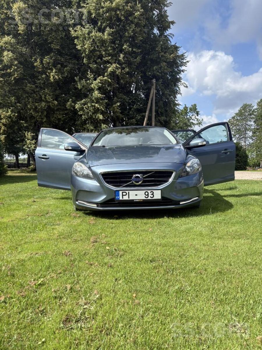 Blue Volvo V40 2013 in Kuldiga, with an engine capacity of 1.60 L and mileage of 288 thousand km for 6200 €, photo 6 on AUTOMOTO.COM.LV