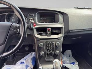 Zils Volvo V40 2013 Viļņa, ar dzinēja tilpumu 1.60 L un nobraukumu 279 tūkst. km par 4490 €, foto 16 vietnē AUTOMOTO.COM.LV