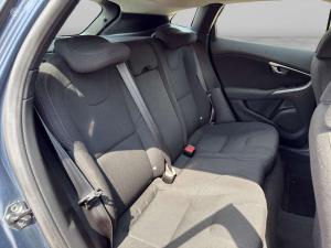 Zils Volvo V40 2013 Viļņa, ar dzinēja tilpumu 1.60 L un nobraukumu 279 tūkst. km par 4490 €, foto 20 vietnē AUTOMOTO.COM.LV