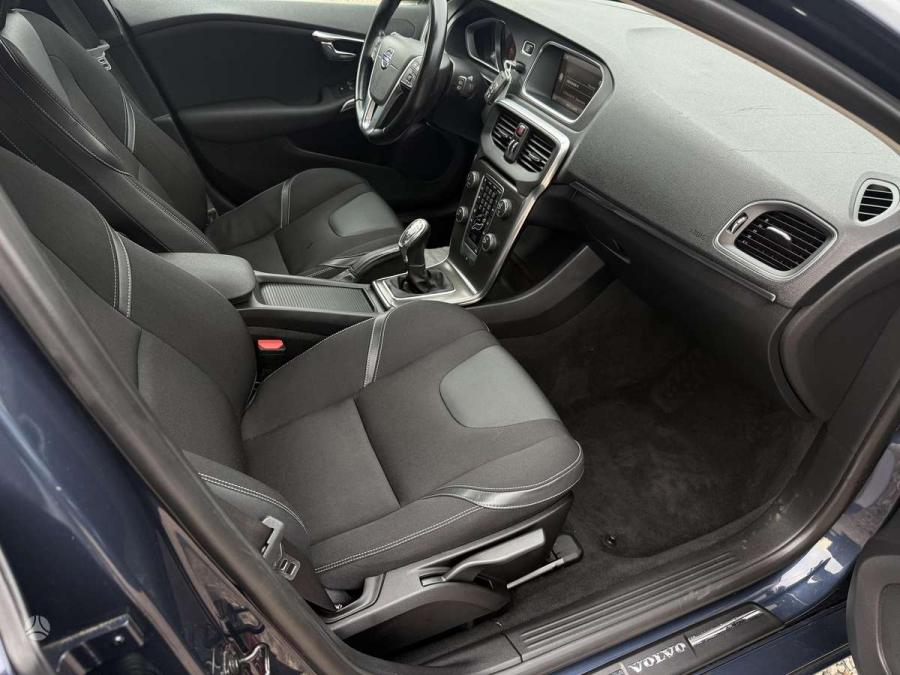 Zils Volvo V40 2013 Kauņa, ar dzinēja tilpumu 1.56 L un nobraukumu 220 tūkst. km par 4999 €, foto 10 vietnē AUTOMOTO.COM.LV