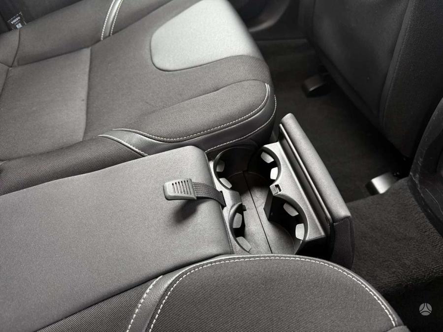 Zils Volvo V40 2013 Kauņa, ar dzinēja tilpumu 1.56 L un nobraukumu 220 tūkst. km par 4999 €, foto 11 vietnē AUTOMOTO.COM.LV