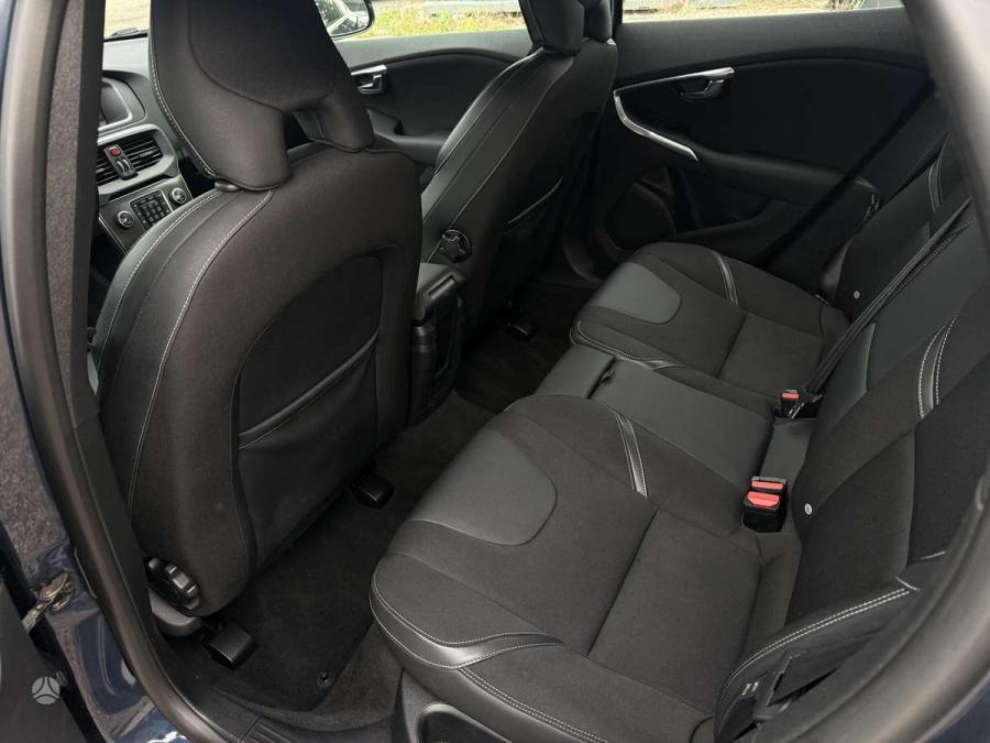 Zils Volvo V40 2013 Kauņa, ar dzinēja tilpumu 1.56 L un nobraukumu 220 tūkst. km par 4999 €, foto 12 vietnē AUTOMOTO.COM.LV