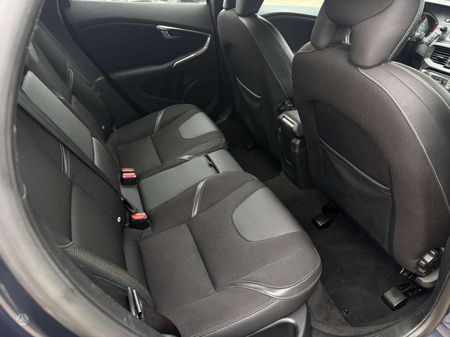 Zils Volvo V40 2013 Kauņa, ar dzinēja tilpumu 1.56 L un nobraukumu 220 tūkst. km par 4999 €, foto 15 vietnē AUTOMOTO.COM.LV