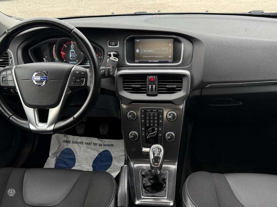 Zils Volvo V40 2013 Kauņa, ar dzinēja tilpumu 1.56 L un nobraukumu 220 tūkst. km par 4999 €, foto 17 vietnē AUTOMOTO.COM.LV