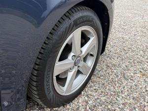 Zils Volvo V40 2013 Kauņa, ar dzinēja tilpumu 1.56 L un nobraukumu 220 tūkst. km par 4999 €, foto 19 vietnē AUTOMOTO.COM.LV