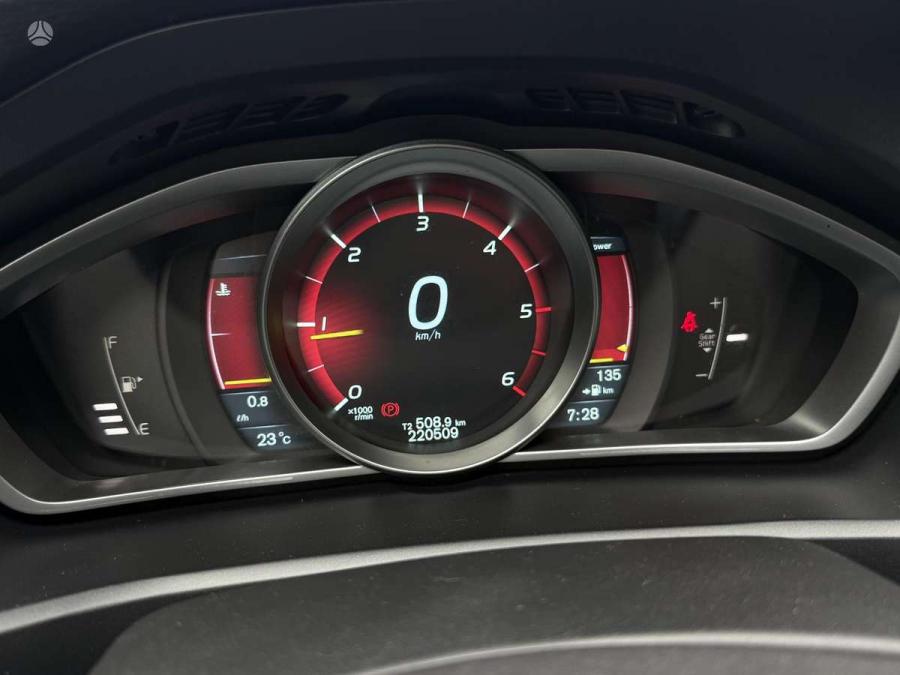 Zils Volvo V40 2013 Kauņa, ar dzinēja tilpumu 1.56 L un nobraukumu 220 tūkst. km par 4999 €, foto 20 vietnē AUTOMOTO.COM.LV