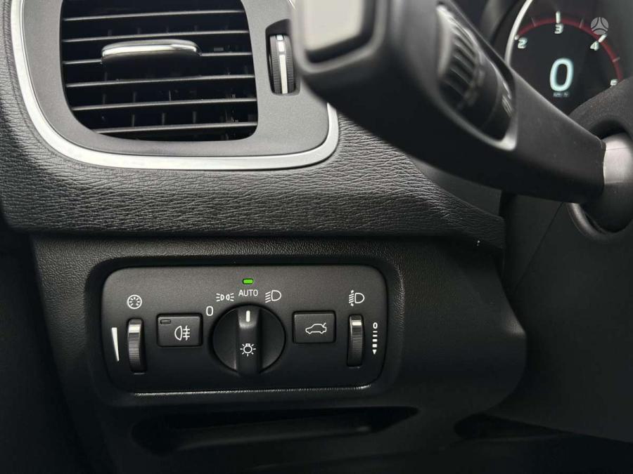 Zils Volvo V40 2013 Kauņa, ar dzinēja tilpumu 1.56 L un nobraukumu 220 tūkst. km par 4999 €, foto 21 vietnē AUTOMOTO.COM.LV