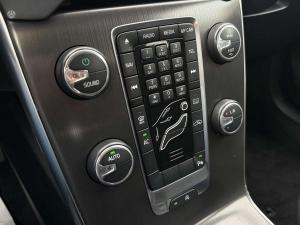 Zils Volvo V40 2013 Kauņa, ar dzinēja tilpumu 1.56 L un nobraukumu 220 tūkst. km par 4999 €, foto 23 vietnē AUTOMOTO.COM.LV