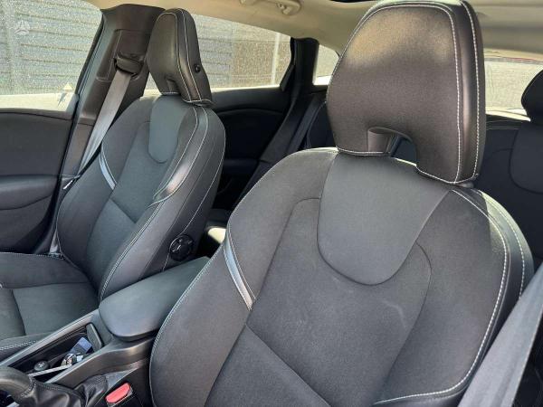 Blue Volvo V40 2013 in Alytus, with an engine capacity of 1.60 L and mileage of 273 thousand km for 5450 €, photo 8 on AUTOMOTO.COM.LV