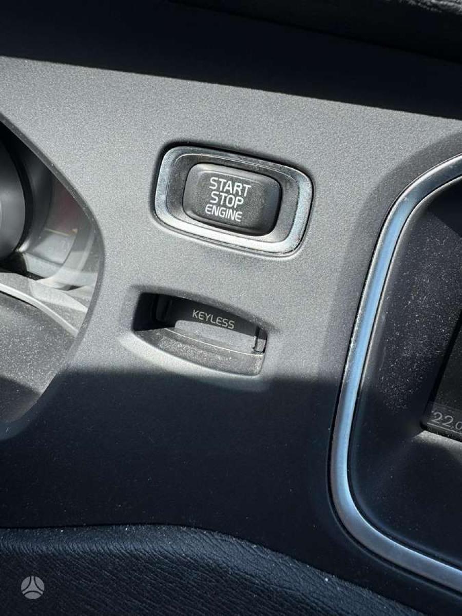 Blue Volvo V40 2013 in Alytus, with an engine capacity of 1.60 L and mileage of 273 thousand km for 5450 €, photo 20 on AUTOMOTO.COM.LV