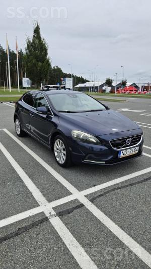 Blue Volvo V40 2013 in Riga, with an engine capacity of 1.60 L and mileage of 269 thousand km for 8500 €, photo  on AUTOMOTO.COM.LV