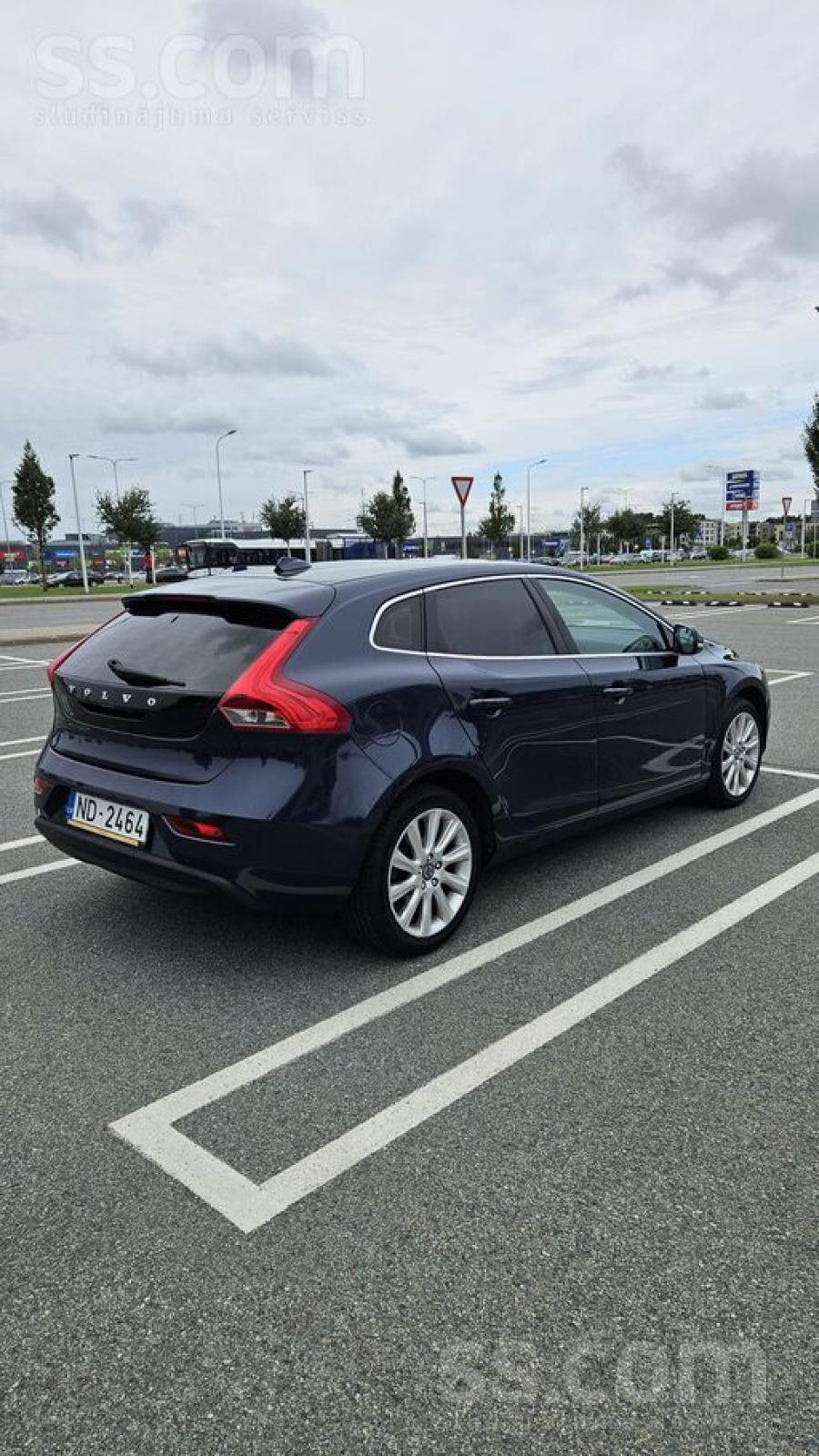 Blue Volvo V40 2013 in Riga, with an engine capacity of 1.60 L and mileage of 269 thousand km for 8500 €, photo 4 on AUTOMOTO.COM.LV