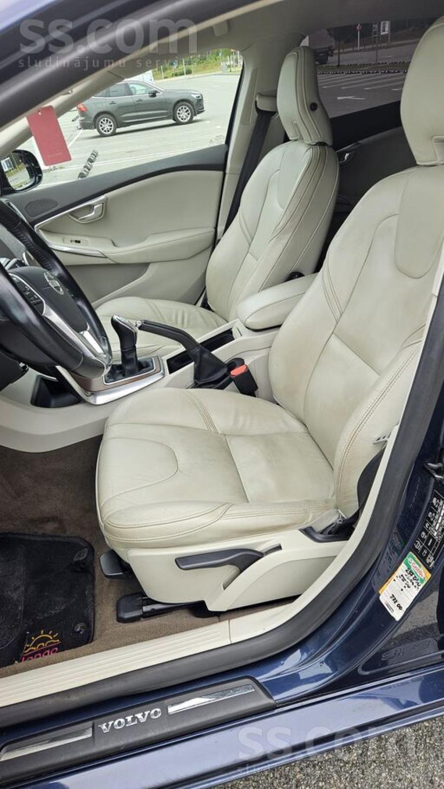 Blue Volvo V40 2013 in Riga, with an engine capacity of 1.60 L and mileage of 269 thousand km for 8500 €, photo 6 on AUTOMOTO.COM.LV