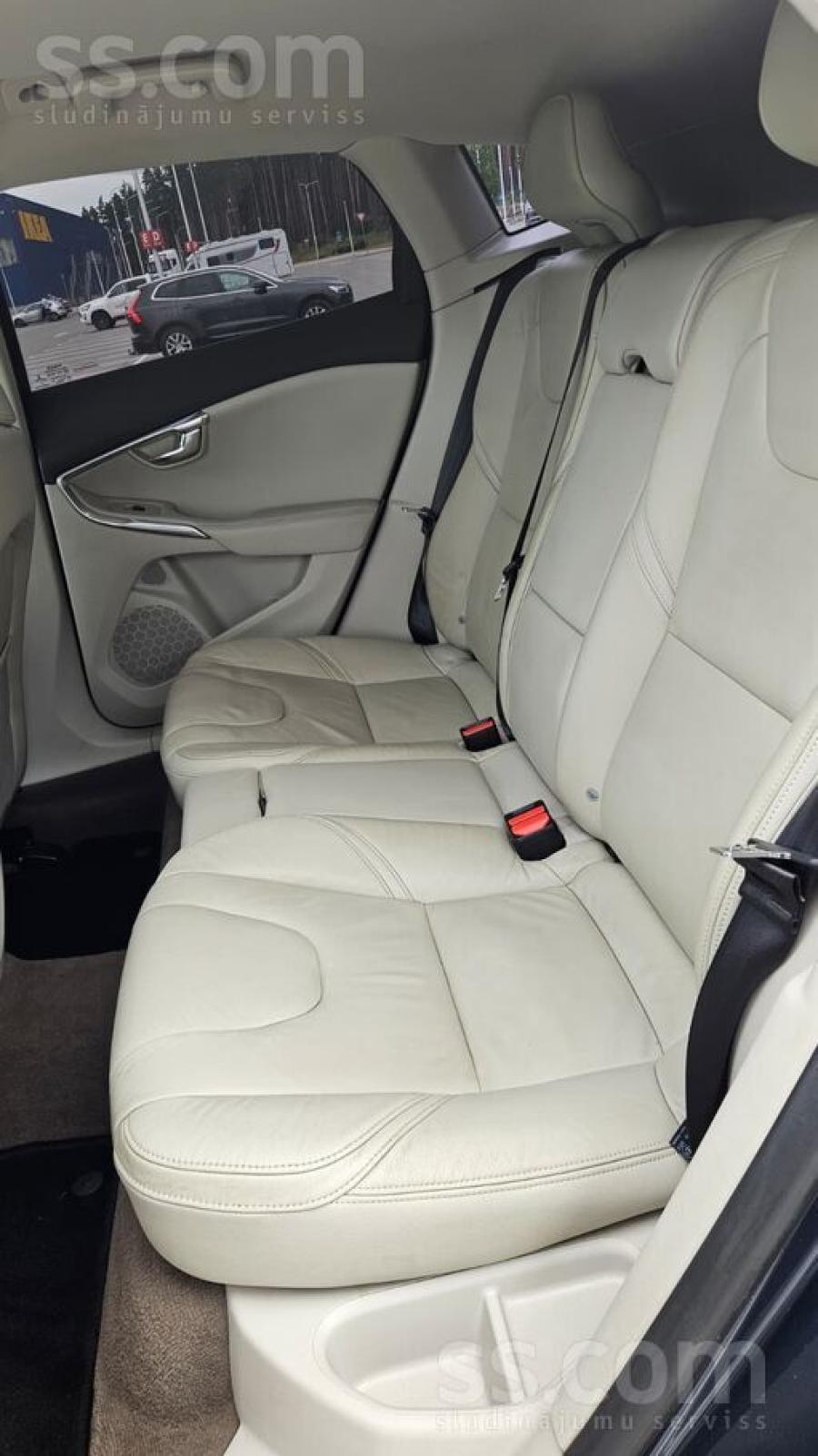 Blue Volvo V40 2013 in Riga, with an engine capacity of 1.60 L and mileage of 269 thousand km for 8500 €, photo 7 on AUTOMOTO.COM.LV