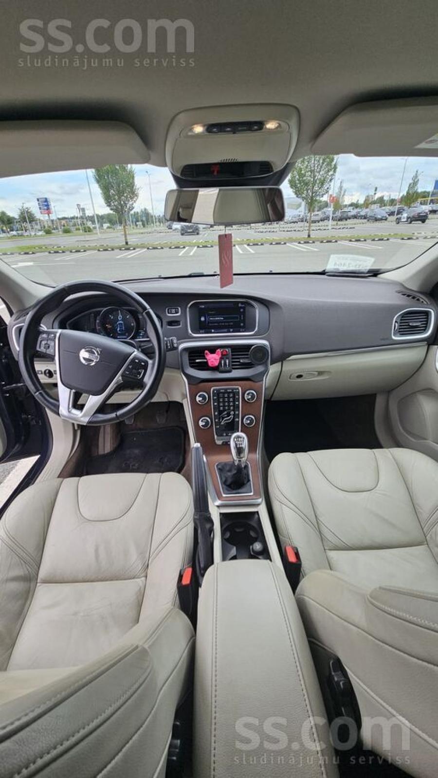 Blue Volvo V40 2013 in Riga, with an engine capacity of 1.60 L and mileage of 269 thousand km for 8500 €, photo 9 on AUTOMOTO.COM.LV