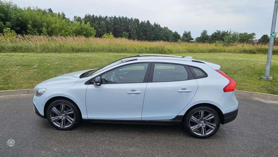 Zils Volvo V40 2013 Anykščiai, ar dzinēja tilpumu 1.56 L un nobraukumu 314 tūkst. km par 6700 €, foto 12 vietnē AUTOMOTO.COM.LV