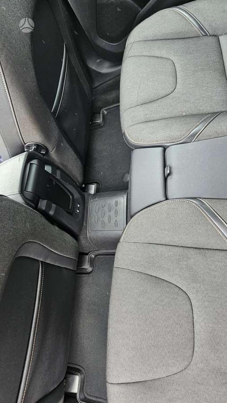 Zils Volvo V40 2013 Anykščiai, ar dzinēja tilpumu 1.56 L un nobraukumu 314 tūkst. km par 6700 €, foto 15 vietnē AUTOMOTO.COM.LV