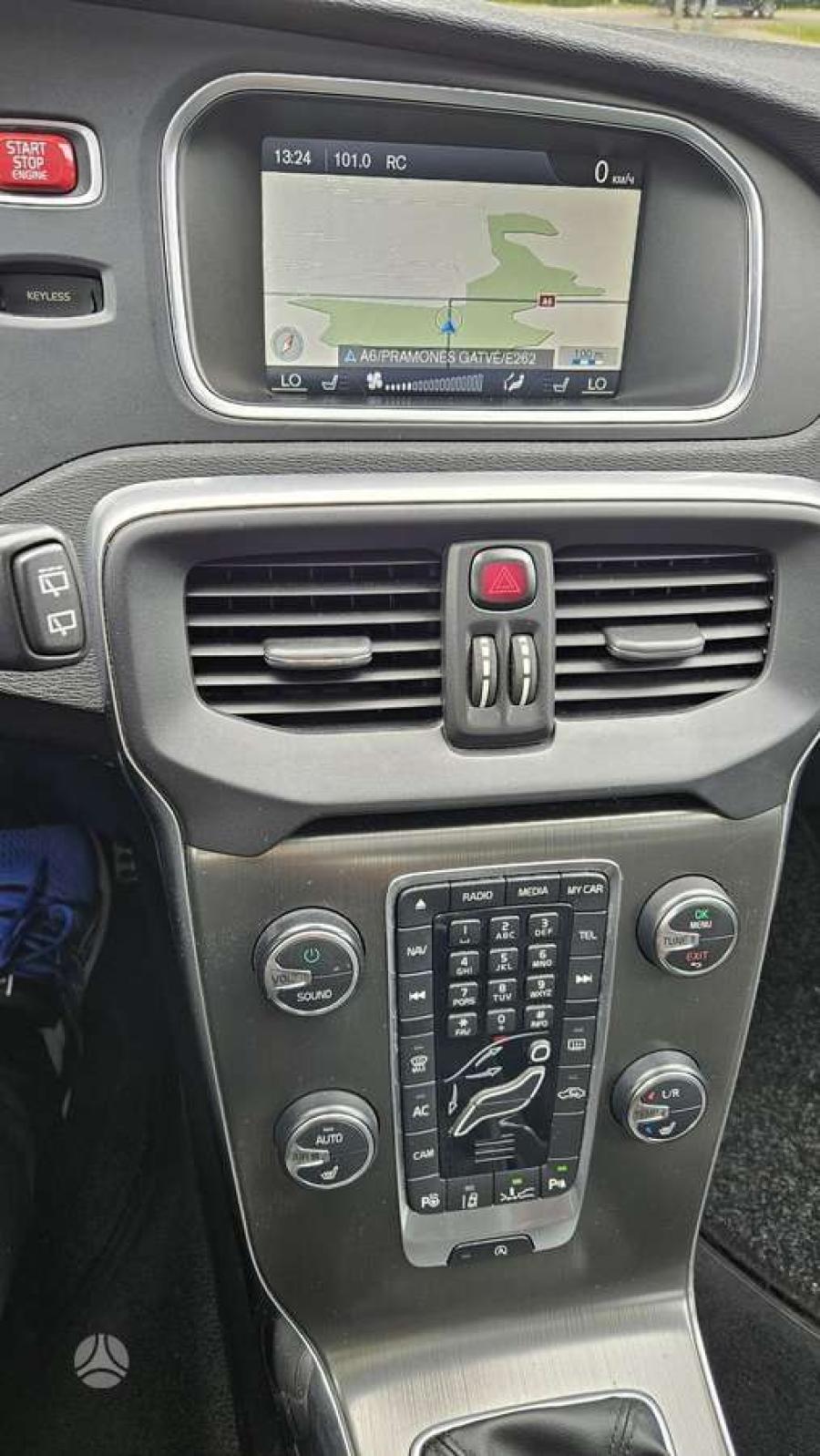 Zils Volvo V40 2013 Anykščiai, ar dzinēja tilpumu 1.56 L un nobraukumu 314 tūkst. km par 6700 €, foto 18 vietnē AUTOMOTO.COM.LV
