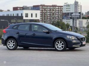 Blue Volvo V40 2013 in Vilnius, with an engine capacity of 1.56 L and mileage of 296 thousand km for 3900 €, photo 8 on AUTOMOTO.COM.LV