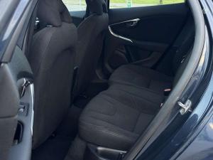 Blue Volvo V40 2013 in Vilnius, with an engine capacity of 1.56 L and mileage of 296 thousand km for 3900 €, photo 14 on AUTOMOTO.COM.LV