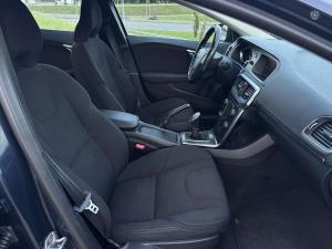 Blue Volvo V40 2013 in Vilnius, with an engine capacity of 1.56 L and mileage of 296 thousand km for 3900 €, photo 15 on AUTOMOTO.COM.LV