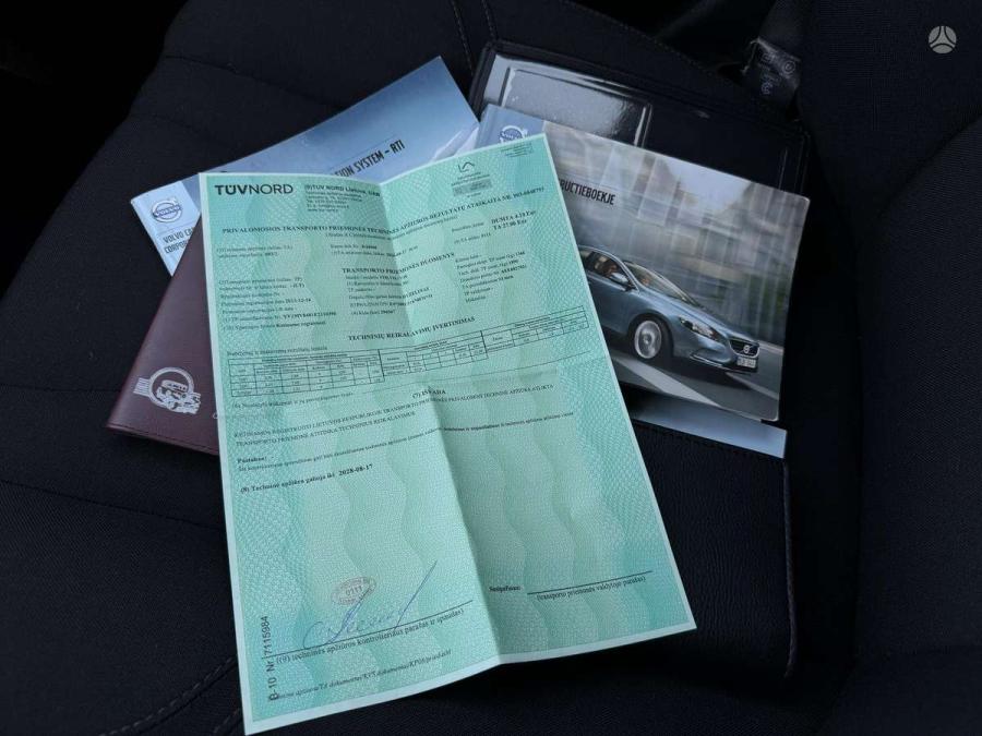 Blue Volvo V40 2013 in Vilnius, with an engine capacity of 1.56 L and mileage of 296 thousand km for 3900 €, photo 17 on AUTOMOTO.COM.LV