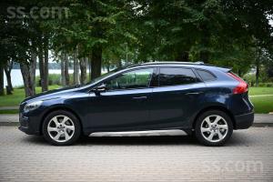 Blue Volvo V40 2013 in Ogre, with an engine capacity of 2.00 L and mileage of 335 thousand km for 5950 €, photo 5 on AUTOMOTO.COM.LV