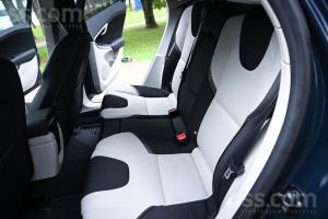 Blue Volvo V40 2013 in Ogre, with an engine capacity of 2.00 L and mileage of 335 thousand km for 5950 €, photo 8 on AUTOMOTO.COM.LV