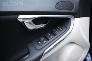 Blue Volvo V40 2013 in Ogre, with an engine capacity of 2.00 L and mileage of 335 thousand km for 5950 €, photo 10 on AUTOMOTO.COM.LV