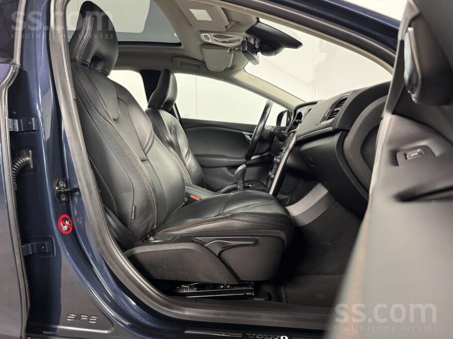 Zils Volvo V40 2013 Jūrmala, ar dzinēja tilpumu 1.60 L un nobraukumu 204 tūkst. km par 7950 €, foto 21 vietnē AUTOMOTO.COM.LV