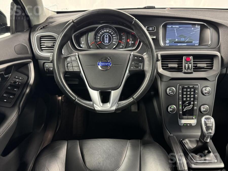 Zils Volvo V40 2013 Jūrmala, ar dzinēja tilpumu 1.60 L un nobraukumu 204 tūkst. km par 7950 €, foto 25 vietnē AUTOMOTO.COM.LV