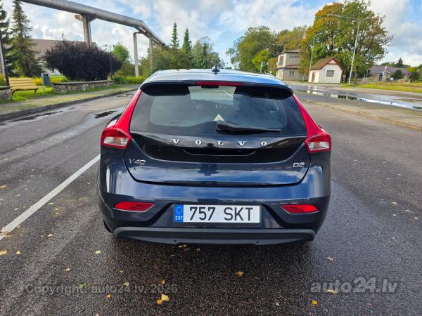 Blue Volvo V40 2013 in Paide, with an engine capacity of 1.60 L and mileage of 271 thousand km for 6490 €, photo 10 on AUTOMOTO.COM.LV