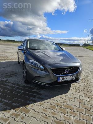 Blue Volvo V40 2013 in Valmiera, with an engine capacity of 1.60 L and mileage of 440 thousand km for 3900 €, photo  on AUTOMOTO.COM.LV