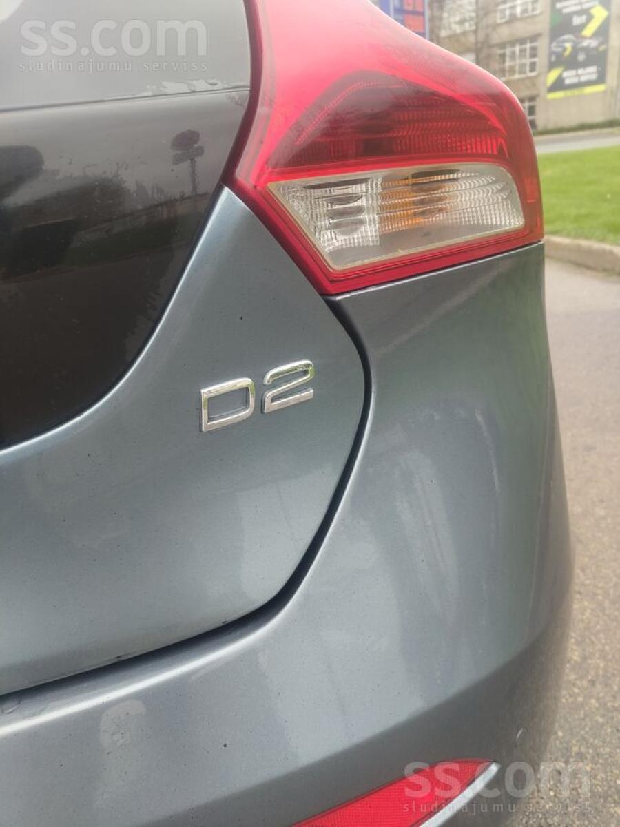 Zils Volvo V40 2013 Rīga, ar dzinēja tilpumu 1.60 L un nobraukumu 227 tūkst. km par 6350 €, foto 4 vietnē AUTOMOTO.COM.LV