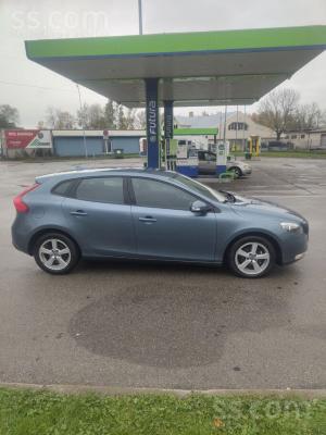 Zils Volvo V40 2013 Rīga, ar dzinēja tilpumu 1.60 L un nobraukumu 227 tūkst. km par 6350 €, foto 5 vietnē AUTOMOTO.COM.LV