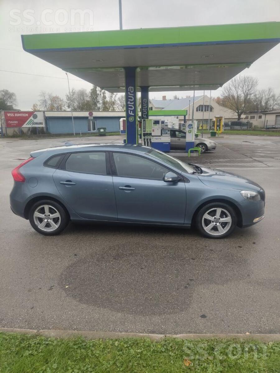 Zils Volvo V40 2013 Rīga, ar dzinēja tilpumu 1.60 L un nobraukumu 227 tūkst. km par 6350 €, foto 5 vietnē AUTOMOTO.COM.LV