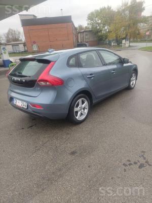 Zils Volvo V40 2013 Rīga, ar dzinēja tilpumu 1.60 L un nobraukumu 227 tūkst. km par 6350 €, foto 6 vietnē AUTOMOTO.COM.LV