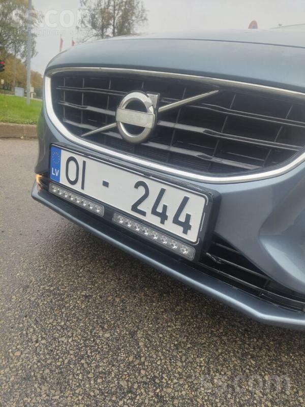 Volvo V40 2013 in Riga on AUTOMOTO.COM.LV Blue Volvo V40 2013 in Riga, with an engine capacity of 1.60 L and mileage of 227 thousand km for 6350 ā¬, photo 9 on AUTOMOTO.COM.LV
