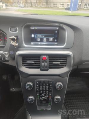 Zils Volvo V40 2013 Rīga, ar dzinēja tilpumu 1.60 L un nobraukumu 227 tūkst. km par 6350 €, foto 14 vietnē AUTOMOTO.COM.LV