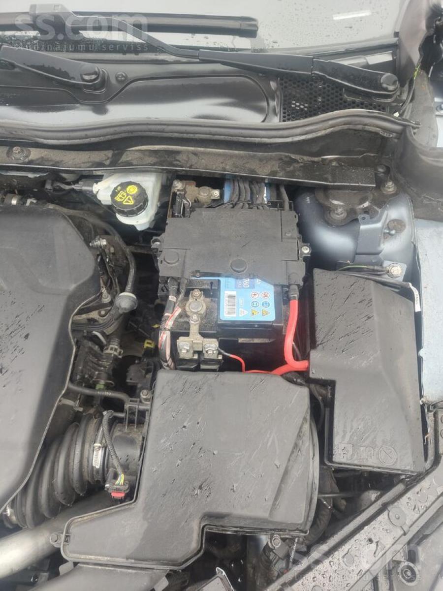 Zils Volvo V40 2013 Rīga, ar dzinēja tilpumu 1.60 L un nobraukumu 227 tūkst. km par 6350 €, foto 17 vietnē AUTOMOTO.COM.LV