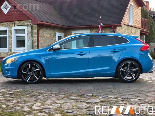 Volvo V40 2013 in Riga on AUTOMOTO.COM.LV Blue Volvo V40 2013 in Riga, with an engine capacity of 2.00 L and mileage of 339 thousand km for 6450 ā¬, photo 3 on AUTOMOTO.COM.LV