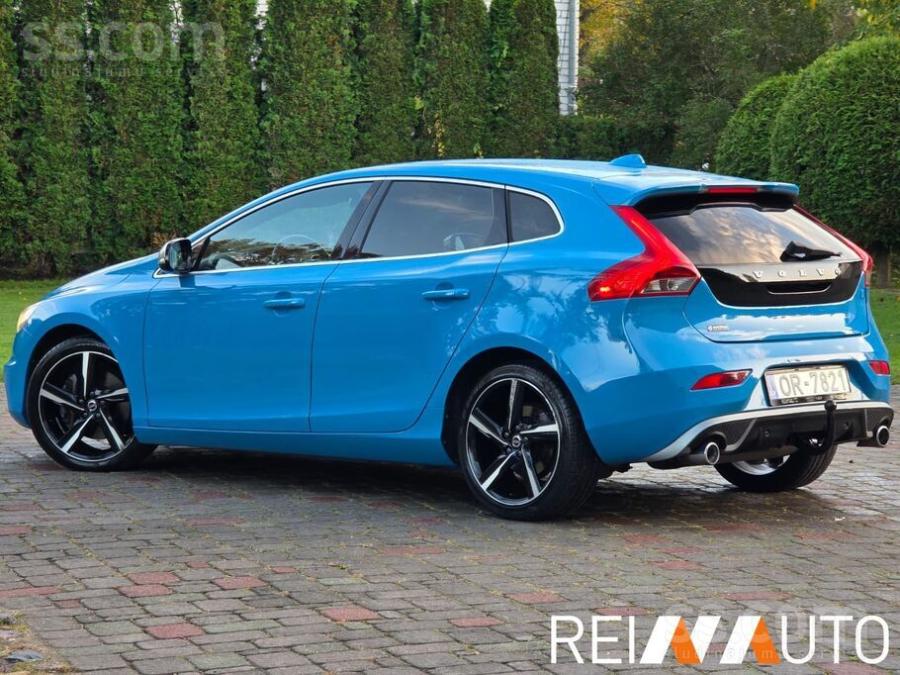 Zils Volvo V40 2013 Rīga, ar dzinēja tilpumu 2.00 L un nobraukumu 339 tūkst. km par 6450 €, foto 4 vietnē AUTOMOTO.COM.LV