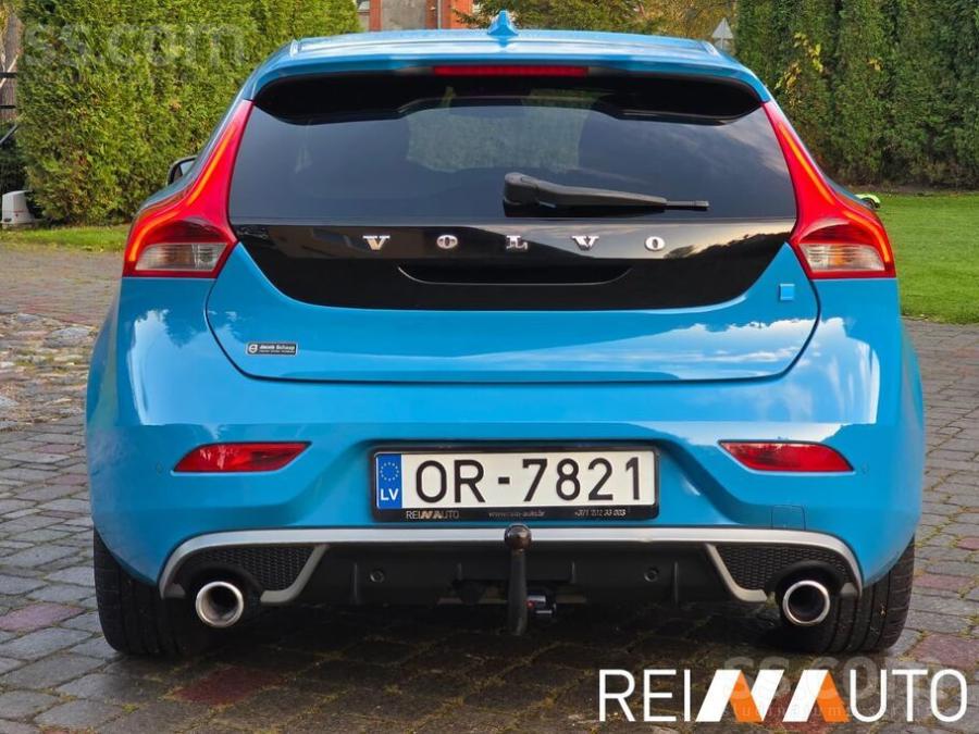 Zils Volvo V40 2013 Rīga, ar dzinēja tilpumu 2.00 L un nobraukumu 339 tūkst. km par 6450 €, foto 5 vietnē AUTOMOTO.COM.LV