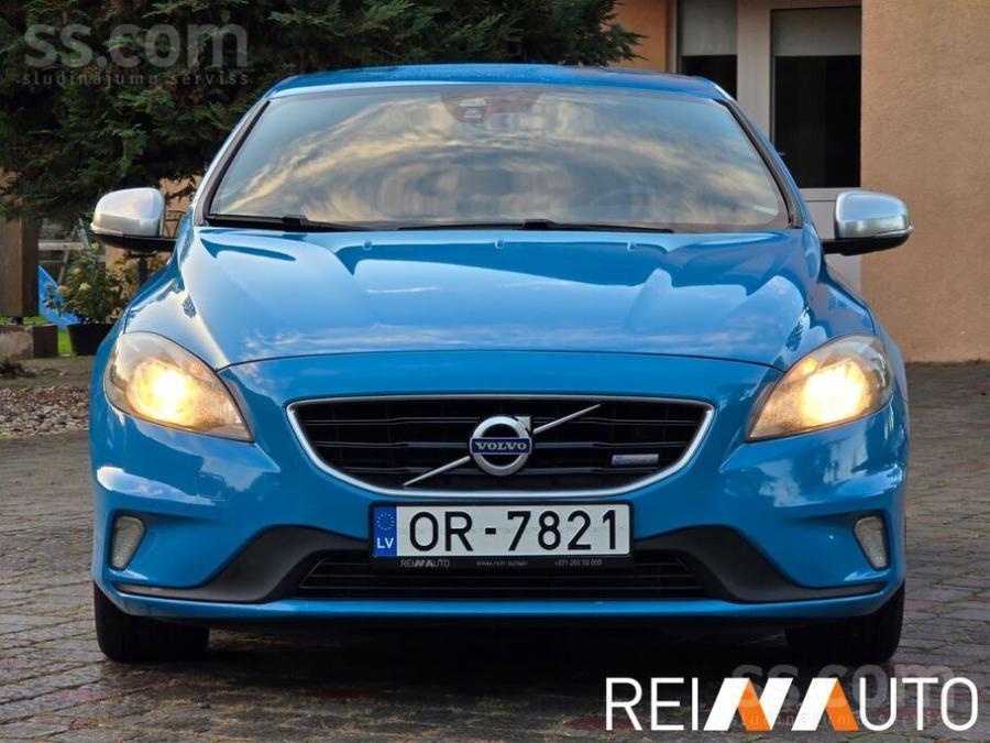 Zils Volvo V40 2013 Rīga, ar dzinēja tilpumu 2.00 L un nobraukumu 339 tūkst. km par 6450 €, foto 9 vietnē AUTOMOTO.COM.LV